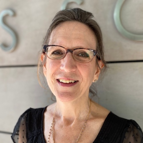 Differences Between Nursery School and Daycare: What to Consider